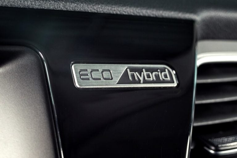 A Guide to Self-Charging Electric Vehicles - The Eco Experts