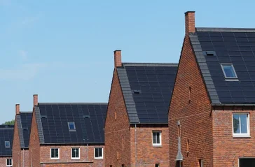 The Complete Guide to Integrated Solar Panels | Eco Experts