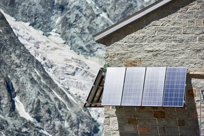 Wall Mounted Solar Panels: The Complete Guide | The Eco Experts