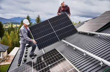 How much do solar panels weigh? - The Eco Experts