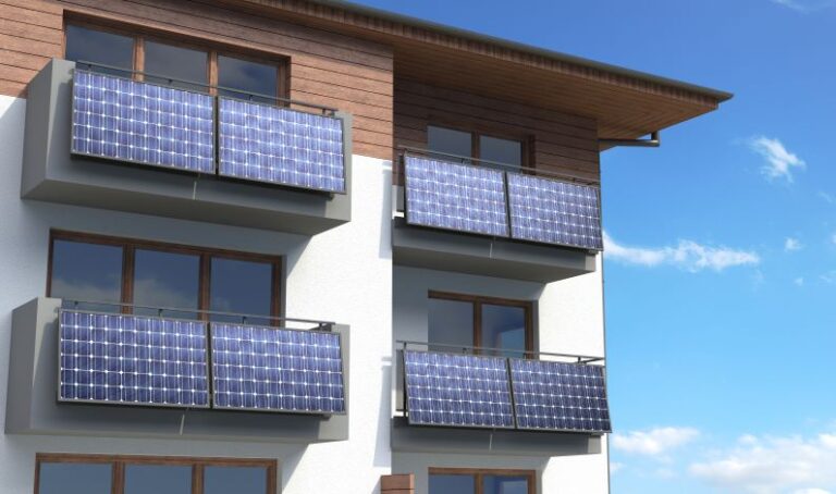 Placas solares para balcones | Precio y usos