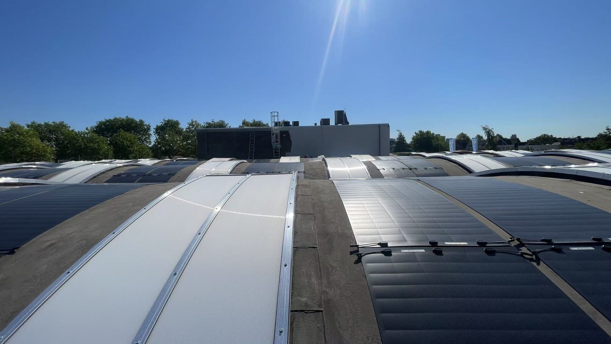 Euronergy unveils lighter and more powerful solar panels - The Eco Experts